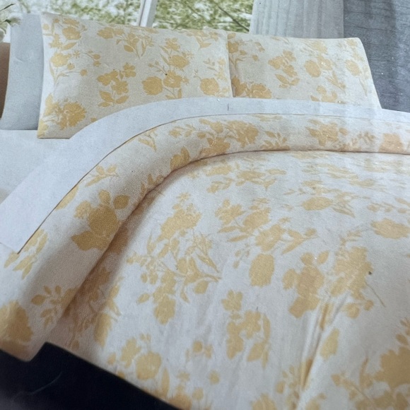 Rachel Ashwell | Bedding | Rachel Ashwell Yellow White Floral Duvet ...